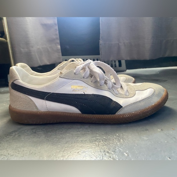 Puma | Shoes | Puma White And Black Trainers With Gum Sole | Poshmark